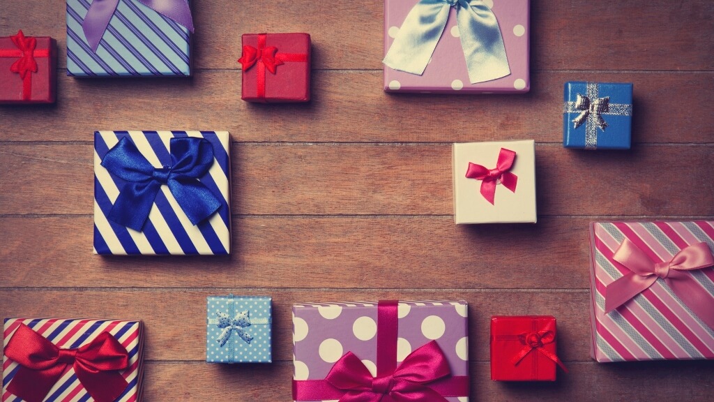 Why You Should Be Giving Local Gifts Now More Than Ever - Minutehack