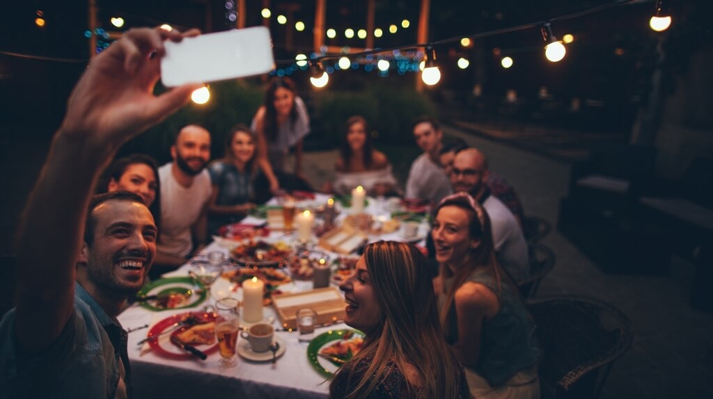 How To Create A Happier, More Productive Workplace in 2017 - Minutehack