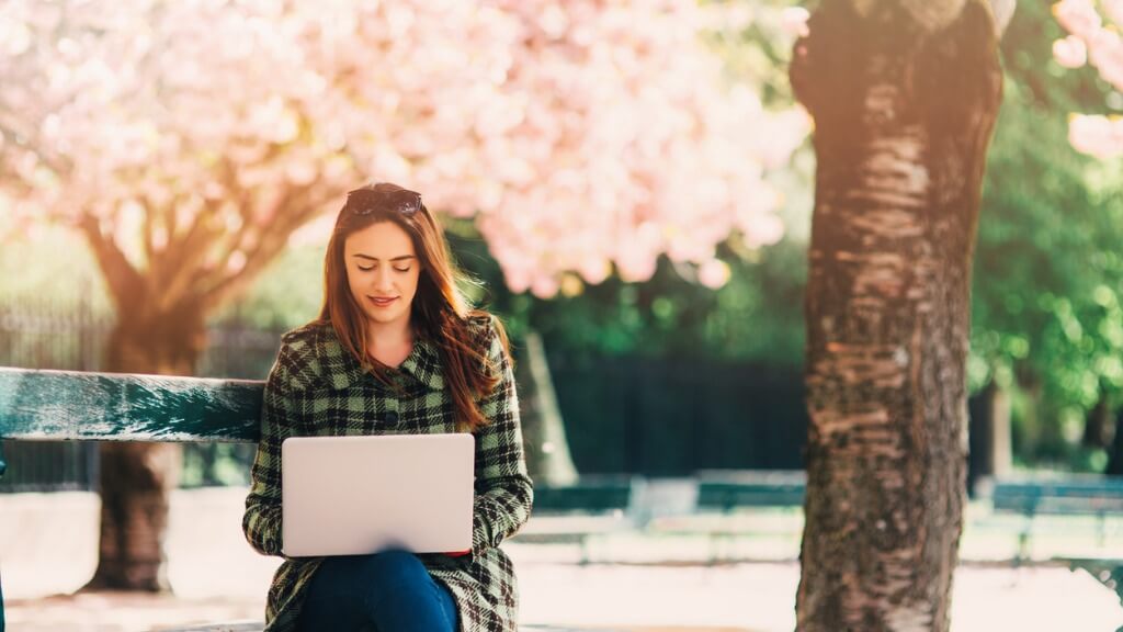 Are Public Spaces Secure Enough For Mobile Workers? - Minutehack