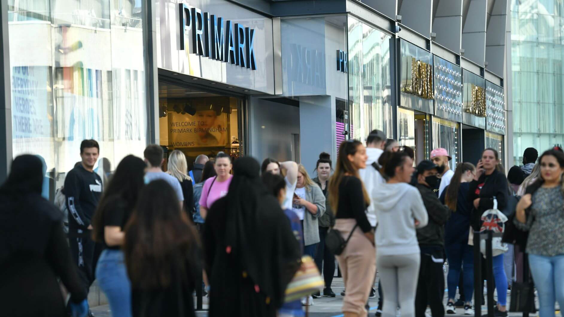 Queues As Stores Reopen For First Time Since March Lockdown - Minutehack