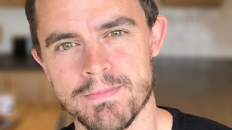 How I Left School At 14 And Climbed From The Bottom To The Top - Minutehack