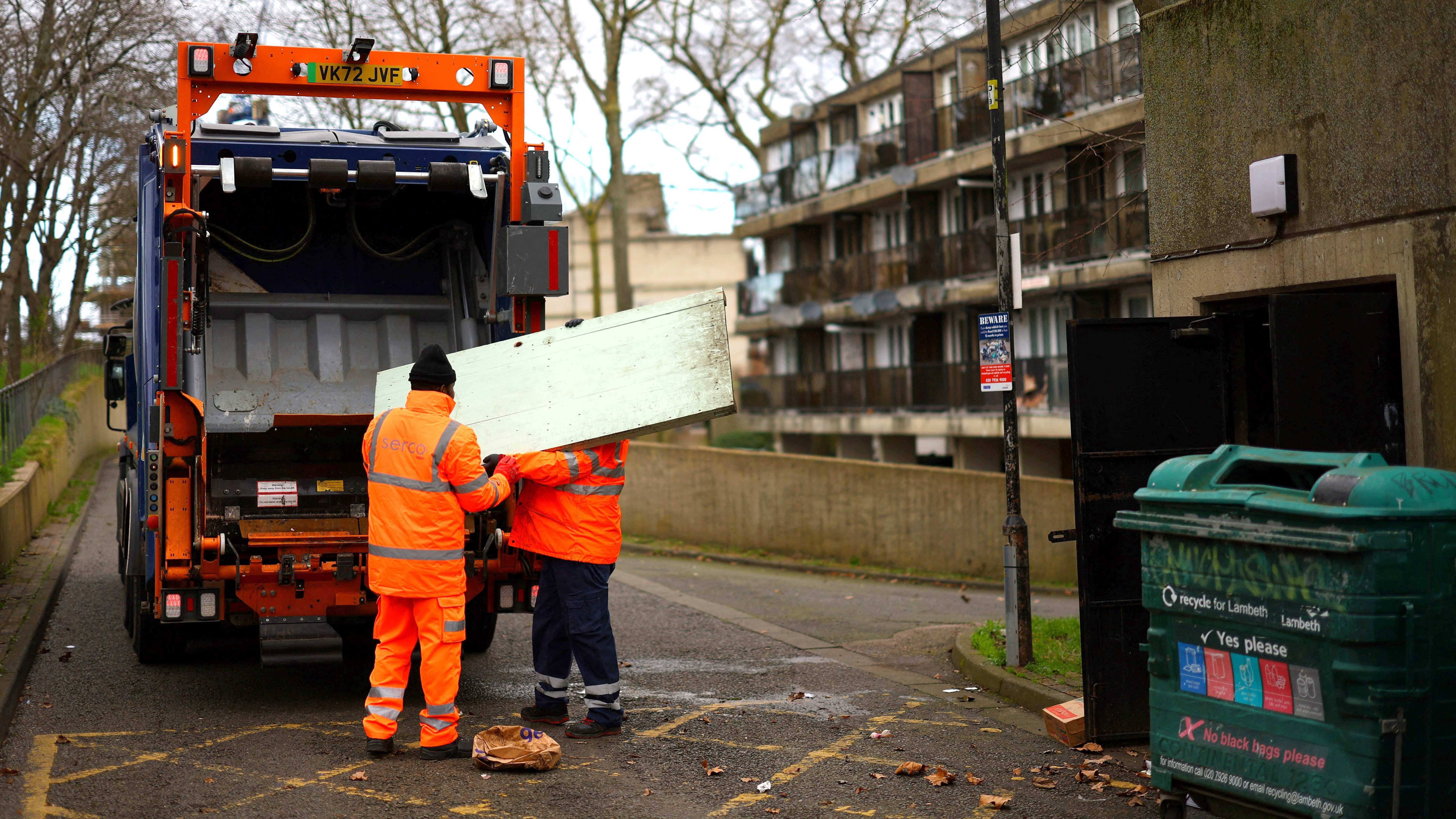UK Services Growth Cools, But By Less Than First Feared, PMI Shows ...
