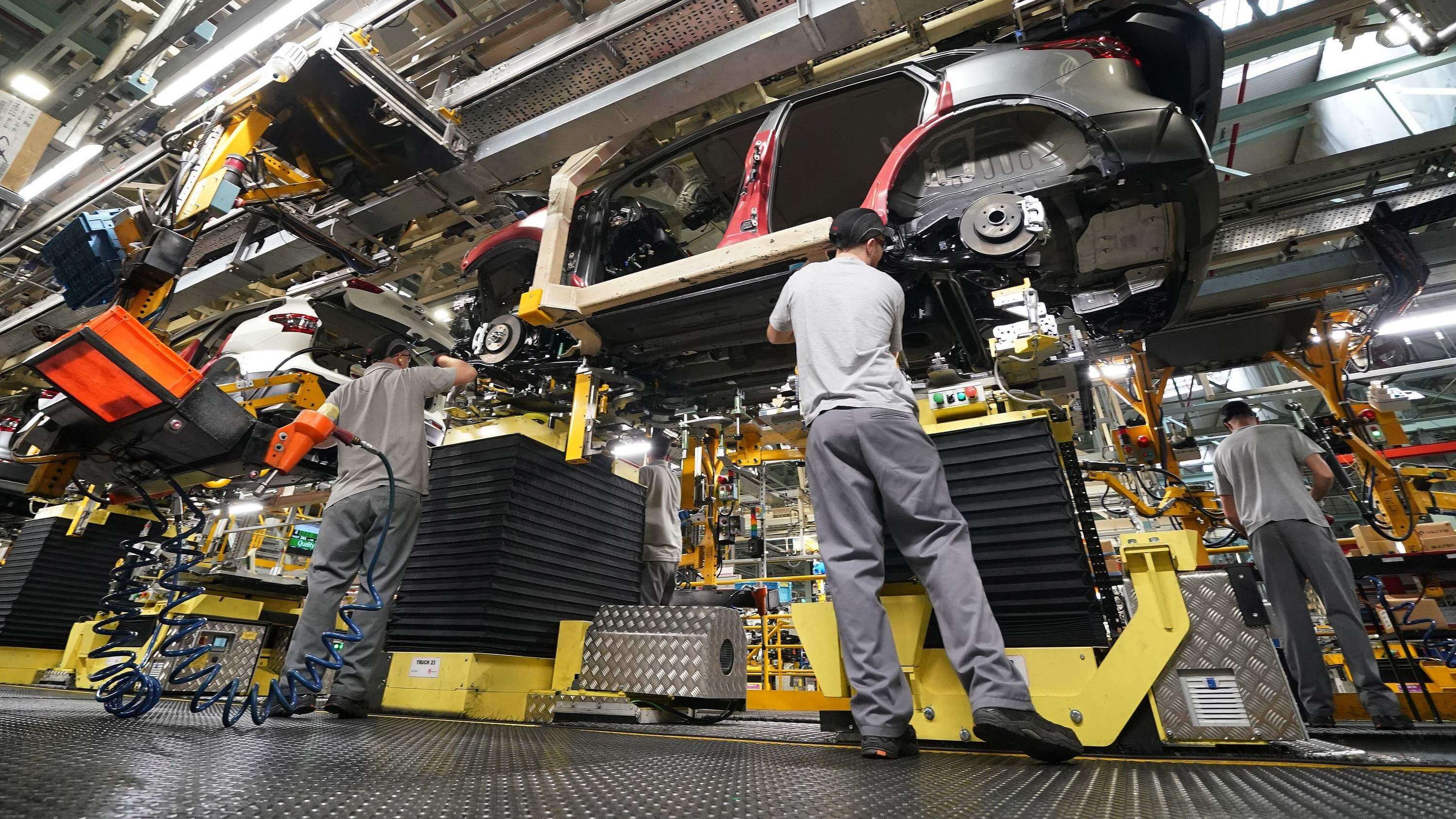 UK Private Sector Growth Slows As Job Cuts Mount - Minutehack